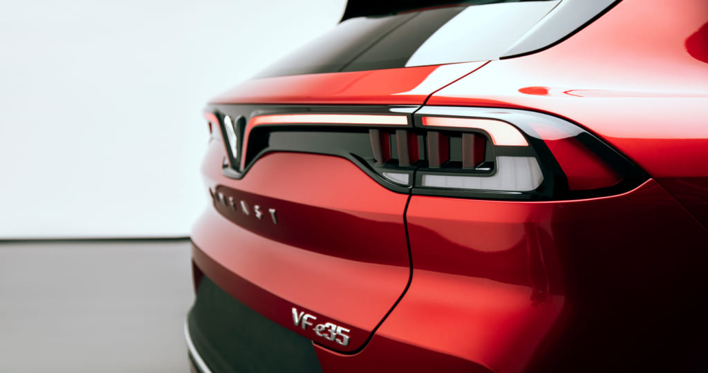 Ra mắt VinFast VF e35: Ngang cỡ Mercedes-Benz GLC động cơ điện hơn 400 ...